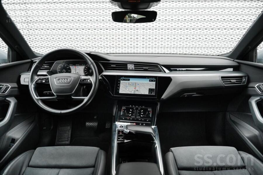 Pelēks Audi E-Tron 2022 Rīga, ar dzinēja tilpumu 0.00 L un nobraukumu 63 tūkst. km par 33350 €, foto 7 vietnē AUTOMOTO.COM.LV