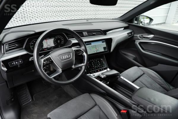Pelēks Audi E-Tron 2022 Rīga, ar dzinēja tilpumu 0.00 L un nobraukumu 63 tūkst. km par 33350 €, foto 10 vietnē AUTOMOTO.COM.LV