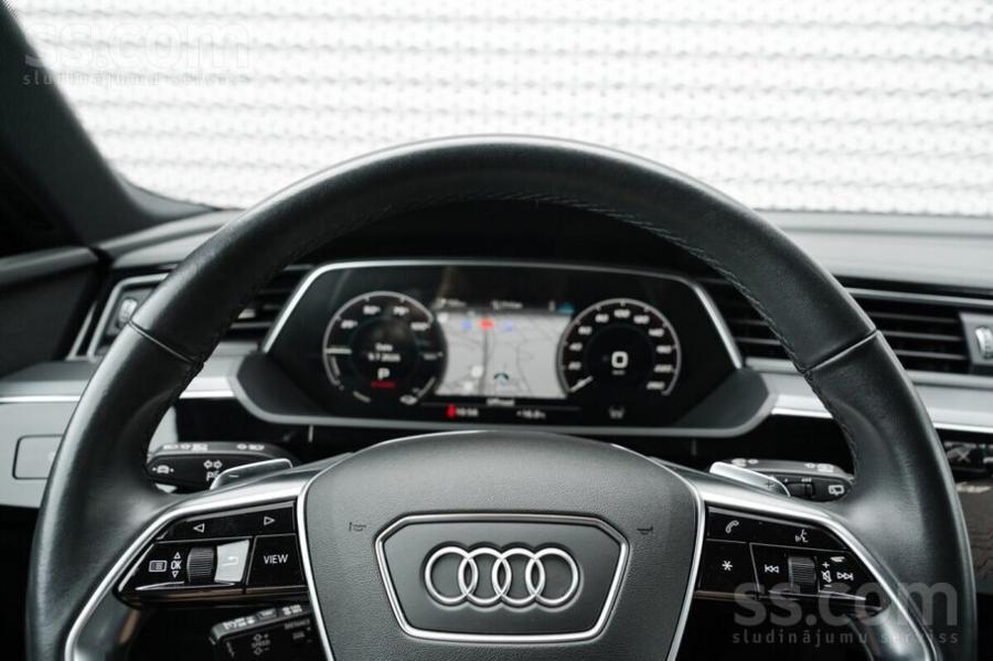 Pelēks Audi E-Tron 2022 Rīga, ar dzinēja tilpumu 0.00 L un nobraukumu 63 tūkst. km par 33350 €, foto 12 vietnē AUTOMOTO.COM.LV