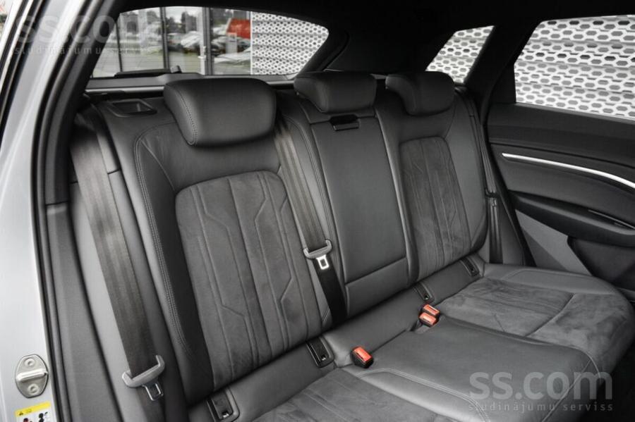 Pelēks Audi E-Tron 2022 Rīga, ar dzinēja tilpumu 0.00 L un nobraukumu 63 tūkst. km par 33350 €, foto 29 vietnē AUTOMOTO.COM.LV