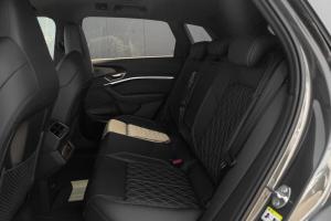 Pelēks Audi E-Tron 2022 Viļņa, ar dzinēja tilpumu 0.10 L un nobraukumu 70 tūkst. km par 42750 €, foto 10 vietnē AUTOMOTO.COM.LV