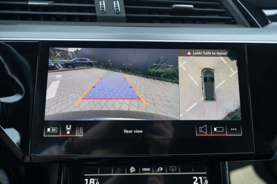 Pelēks Audi E-Tron 2022 Viļņa, ar dzinēja tilpumu 0.10 L un nobraukumu 70 tūkst. km par 42750 €, foto 13 vietnē AUTOMOTO.COM.LV
