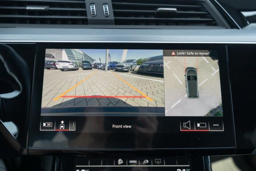 Pelēks Audi E-Tron 2022 Viļņa, ar dzinēja tilpumu 0.10 L un nobraukumu 70 tūkst. km par 42750 €, foto 14 vietnē AUTOMOTO.COM.LV