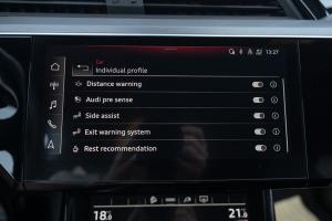 Pelēks Audi E-Tron 2022 Viļņa, ar dzinēja tilpumu 0.10 L un nobraukumu 70 tūkst. km par 42750 €, foto 18 vietnē AUTOMOTO.COM.LV