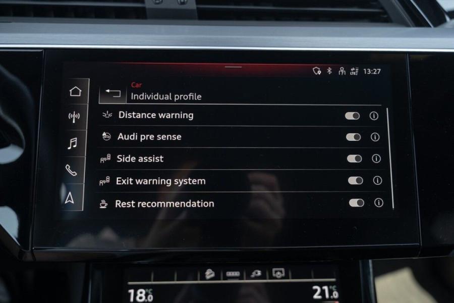 Pelēks Audi E-Tron 2022 Viļņa, ar dzinēja tilpumu 0.10 L un nobraukumu 70 tūkst. km par 42750 €, foto 18 vietnē AUTOMOTO.COM.LV
