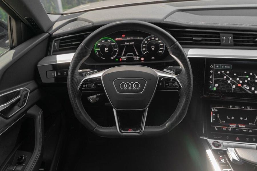 Pelēks Audi E-Tron 2022 Viļņa, ar dzinēja tilpumu 0.10 L un nobraukumu 70 tūkst. km par 42750 €, foto 22 vietnē AUTOMOTO.COM.LV
