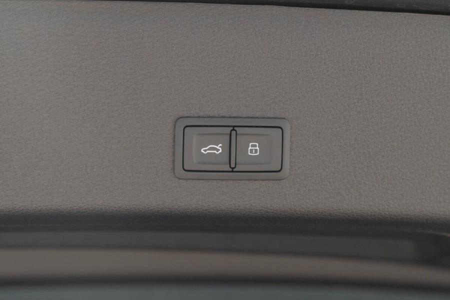 Pelēks Audi E-Tron 2022 Viļņa, ar dzinēja tilpumu 0.10 L un nobraukumu 70 tūkst. km par 42750 €, foto 28 vietnē AUTOMOTO.COM.LV