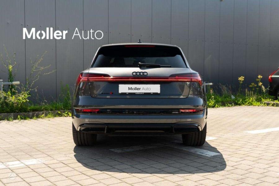 Grey Audi E-Tron 2022 in Vilnius, with an engine capacity of 0.10 L and mileage of 70 thousand km for 42750 €, photo 6 on AUTOMOTO.COM.LV