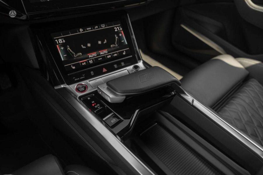 Grey Audi E-Tron 2022 in Vilnius, with an engine capacity of 0.10 L and mileage of 70 thousand km for 42750 €, photo 11 on AUTOMOTO.COM.LV