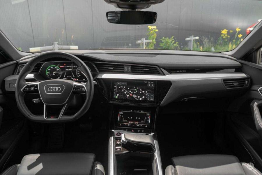 Grey Audi E-Tron 2022 in Vilnius, with an engine capacity of 0.10 L and mileage of 70 thousand km for 42750 €, photo 20 on AUTOMOTO.COM.LV