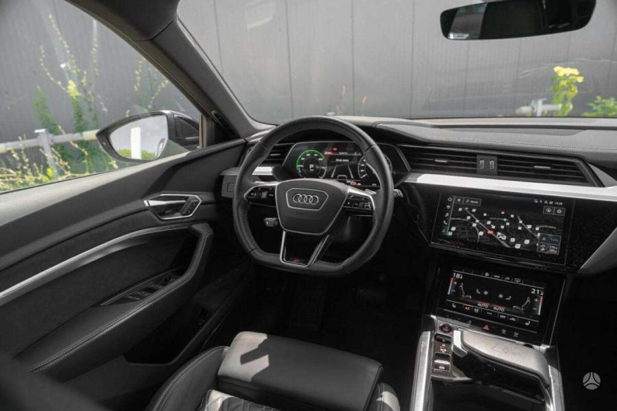 Grey Audi E-Tron 2022 in Vilnius, with an engine capacity of 0.10 L and mileage of 70 thousand km for 42750 €, photo 21 on AUTOMOTO.COM.LV