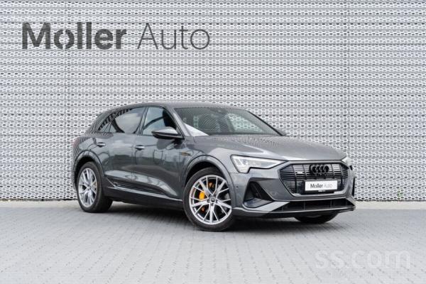Grey Audi E-Tron 2022 in Riga, with an engine capacity of 0.00 L and mileage of 61 thousand km for 43200 €, photo 2 on AUTOMOTO.COM.LV