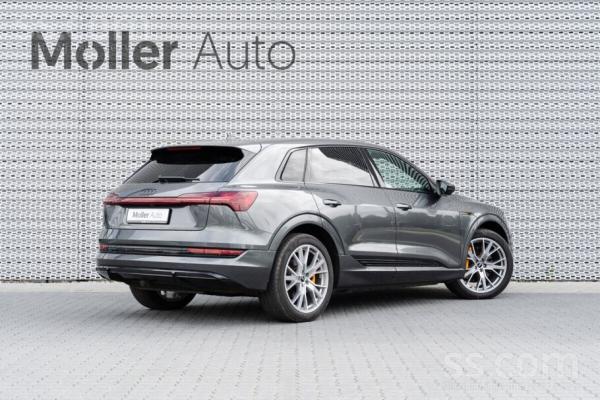 Grey Audi E-Tron 2022 in Riga, with an engine capacity of 0.00 L and mileage of 61 thousand km for 43200 €, photo 4 on AUTOMOTO.COM.LV