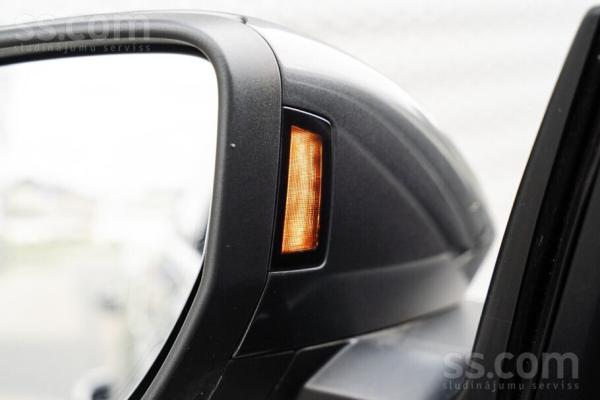 Grey Audi E-Tron 2022 in Riga, with an engine capacity of 0.00 L and mileage of 61 thousand km for 43200 €, photo 8 on AUTOMOTO.COM.LV