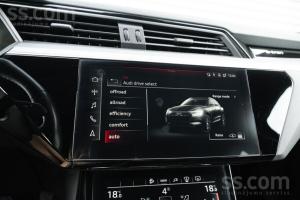 Pelēks Audi E-Tron 2022 Rīga, ar dzinēja tilpumu 0.00 L un nobraukumu 61 tūkst. km par 43200 €, foto 25 vietnē AUTOMOTO.COM.LV