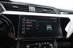 Pelēks Audi E-Tron 2022 Rīga, ar dzinēja tilpumu 0.00 L un nobraukumu 61 tūkst. km par 43200 €, foto 26 vietnē AUTOMOTO.COM.LV