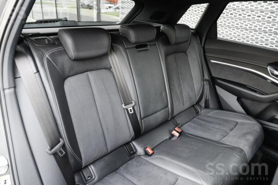 Pelēks Audi E-Tron 2022 Rīga, ar dzinēja tilpumu 0.00 L un nobraukumu 61 tūkst. km par 43200 €, foto 34 vietnē AUTOMOTO.COM.LV