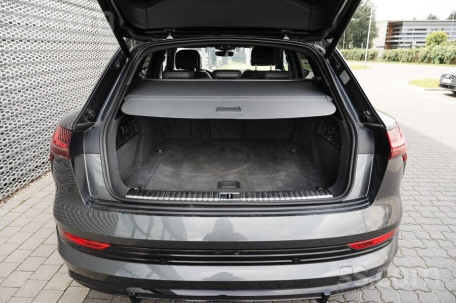 Pelēks Audi E-Tron 2022 Rīga, ar dzinēja tilpumu 0.00 L un nobraukumu 61 tūkst. km par 43200 €, foto 35 vietnē AUTOMOTO.COM.LV
