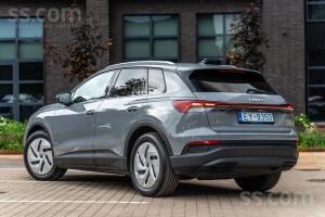 Pelēks Audi E-Tron 2022 Rīga, ar dzinēja tilpumu 0.00 L un nobraukumu 49 tūkst. km par 27990 €, foto 4 vietnē AUTOMOTO.COM.LV