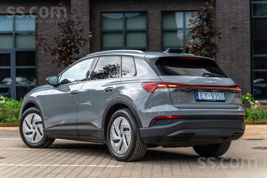 Pelēks Audi E-Tron 2022 Rīga, ar dzinēja tilpumu 0.00 L un nobraukumu 49 tūkst. km par 27990 €, foto 4 vietnē AUTOMOTO.COM.LV