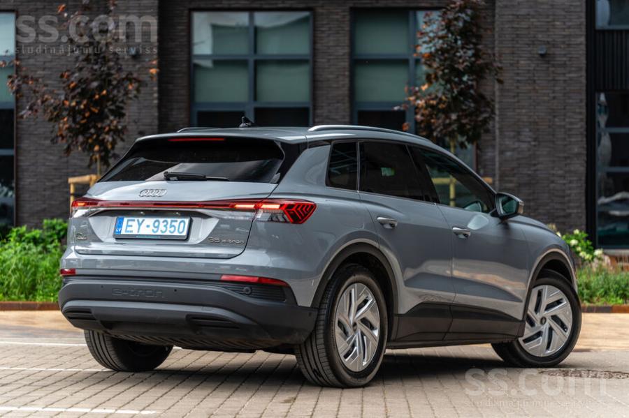 Pelēks Audi E-Tron 2022 Rīga, ar dzinēja tilpumu 0.00 L un nobraukumu 49 tūkst. km par 27990 €, foto 5 vietnē AUTOMOTO.COM.LV