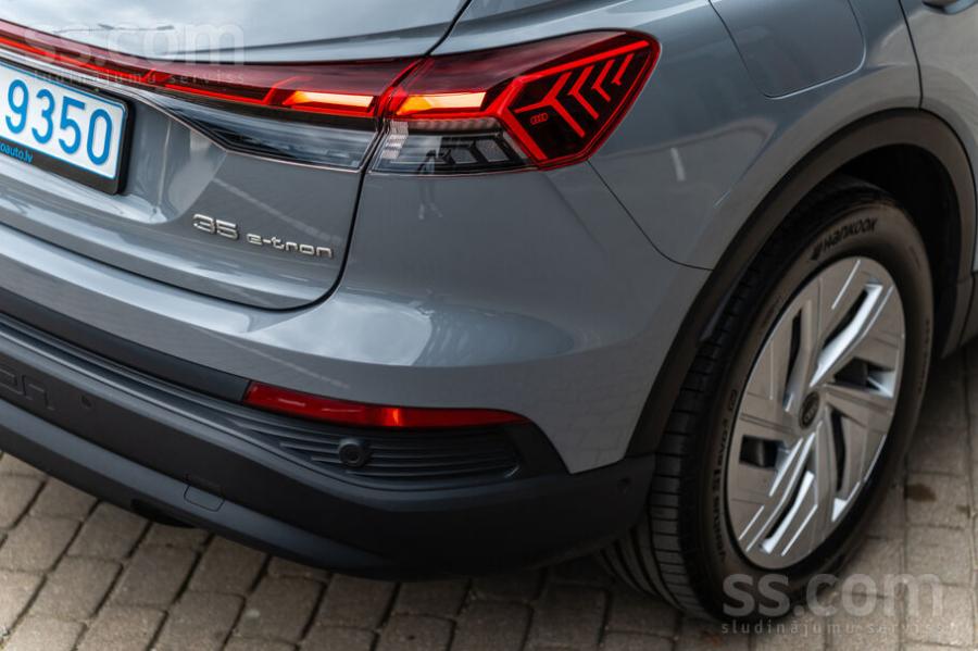 Pelēks Audi E-Tron 2022 Rīga, ar dzinēja tilpumu 0.00 L un nobraukumu 49 tūkst. km par 27990 €, foto 12 vietnē AUTOMOTO.COM.LV
