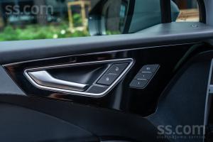 Pelēks Audi E-Tron 2022 Rīga, ar dzinēja tilpumu 0.00 L un nobraukumu 49 tūkst. km par 27990 €, foto 17 vietnē AUTOMOTO.COM.LV