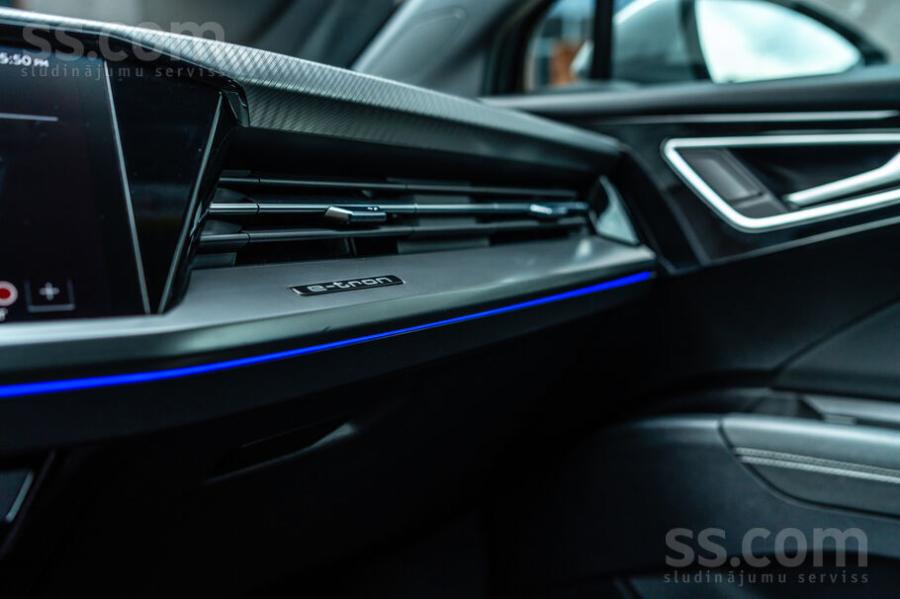 Pelēks Audi E-Tron 2022 Rīga, ar dzinēja tilpumu 0.00 L un nobraukumu 49 tūkst. km par 27990 €, foto 35 vietnē AUTOMOTO.COM.LV