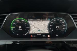 Серый Ауди E-Tron 2022 в Вильнюс, объемом двигателя 0.00 л и пробегом 29 тыс. км за 37450 €, фото 21 на AUTOMOTO.COM.LV