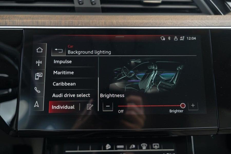 Серый Ауди E-Tron 2022 в Вильнюс, объемом двигателя 0.00 л и пробегом 29 тыс. км за 37450 €, фото 29 на AUTOMOTO.COM.LV