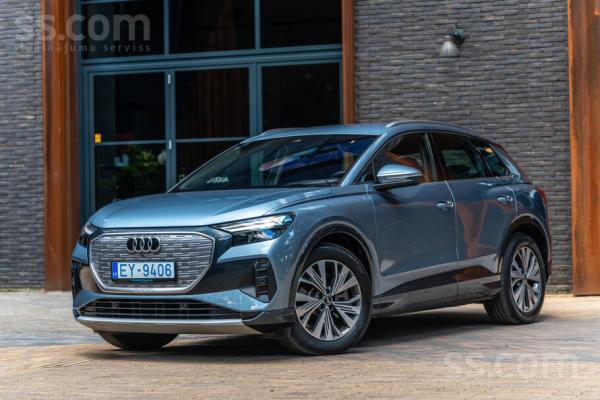 Grey Audi E-Tron 2022 in Riga, with an engine capacity of 0.00 L and mileage of 17 thousand km for 34500 €, photo 2 on AUTOMOTO.COM.LV