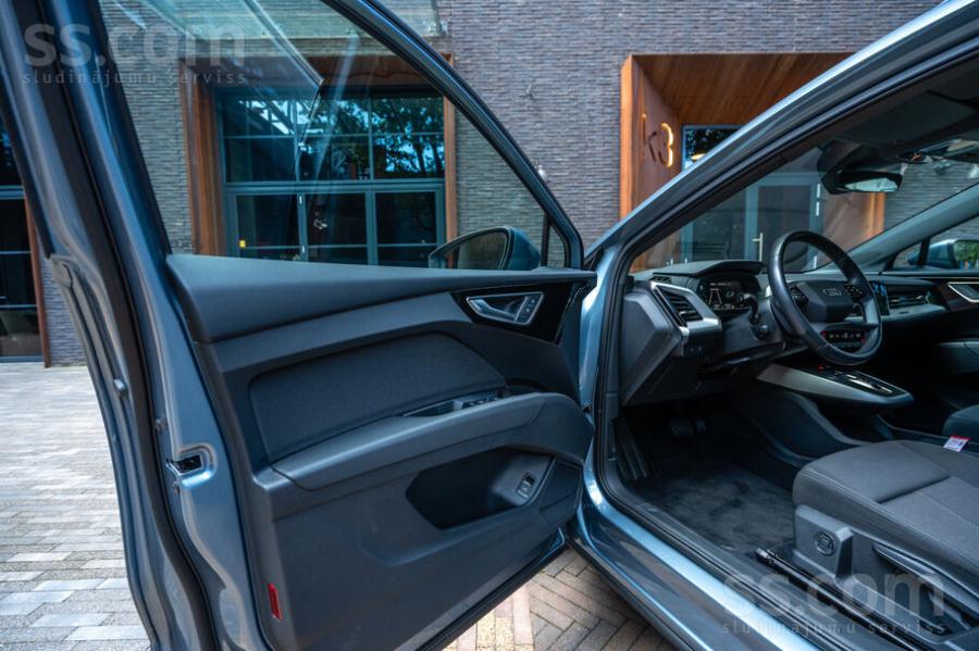 Pelēks Audi E-Tron 2022 Rīga, ar dzinēja tilpumu 0.00 L un nobraukumu 17 tūkst. km par 34500 €, foto 15 vietnē AUTOMOTO.COM.LV