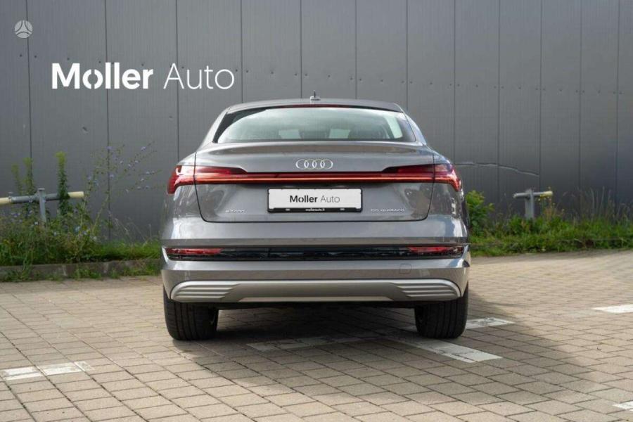 Grey Audi E-Tron 2022 in Vilnius, with an engine capacity of 0.00 L and mileage of 29 thousand km for 37450 €, photo 6 on AUTOMOTO.COM.LV