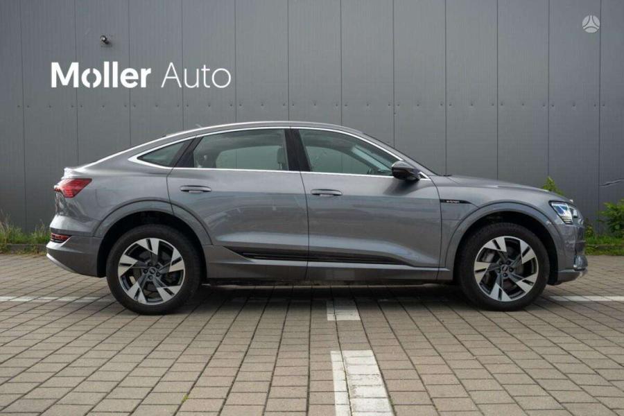 Grey Audi E-Tron 2022 in Vilnius, with an engine capacity of 0.00 L and mileage of 29 thousand km for 37450 €, photo 8 on AUTOMOTO.COM.LV
