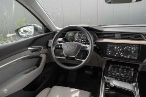 Grey Audi E-Tron 2022 in Vilnius, with an engine capacity of 0.00 L and mileage of 29 thousand km for 37450 €, photo 15 on AUTOMOTO.COM.LV