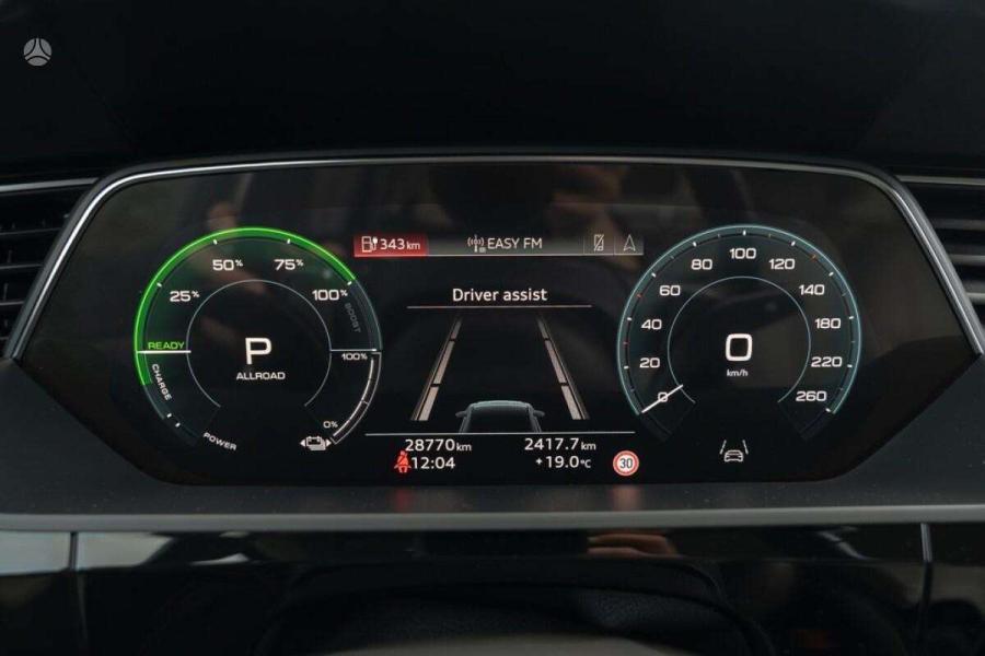 Grey Audi E-Tron 2022 in Vilnius, with an engine capacity of 0.00 L and mileage of 29 thousand km for 37450 €, photo 20 on AUTOMOTO.COM.LV