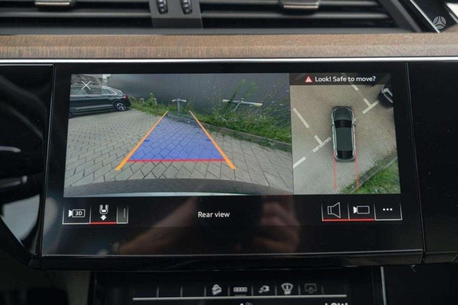 Grey Audi E-Tron 2022 in Vilnius, with an engine capacity of 0.00 L and mileage of 29 thousand km for 37450 €, photo 22 on AUTOMOTO.COM.LV