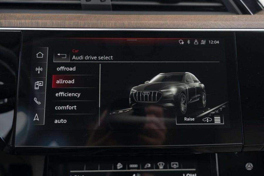 Grey Audi E-Tron 2022 in Vilnius, with an engine capacity of 0.00 L and mileage of 29 thousand km for 37450 €, photo 25 on AUTOMOTO.COM.LV