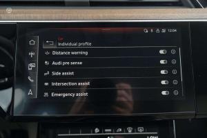 Grey Audi E-Tron 2022 in Vilnius, with an engine capacity of 0.00 L and mileage of 29 thousand km for 37450 €, photo 26 on AUTOMOTO.COM.LV