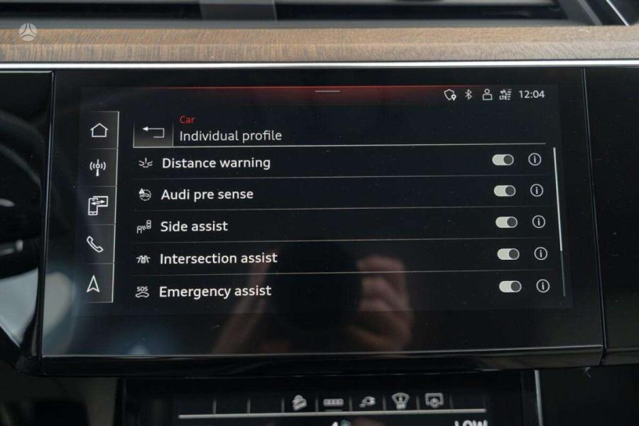Grey Audi E-Tron 2022 in Vilnius, with an engine capacity of 0.00 L and mileage of 29 thousand km for 37450 €, photo 26 on AUTOMOTO.COM.LV