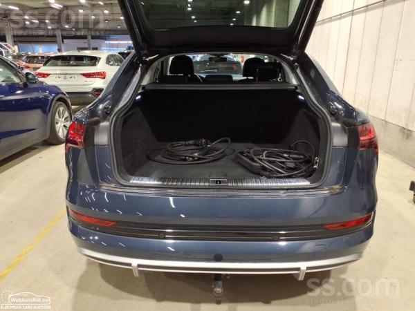 Pelēks Audi E-Tron 2022 Rīga, ar dzinēja tilpumu 0.00 L un nobraukumu 99 tūkst. km par 29999 €, foto 5 vietnē AUTOMOTO.COM.LV