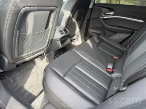 Pelēks Audi E-Tron 2022 Rīga, ar dzinēja tilpumu 0.00 L un nobraukumu 100 tūkst. km par 29999 €, foto 18 vietnē AUTOMOTO.COM.LV