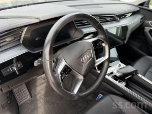 Pelēks Audi E-Tron 2022 Rīga, ar dzinēja tilpumu 0.00 L un nobraukumu 100 tūkst. km par 29999 €, foto 19 vietnē AUTOMOTO.COM.LV