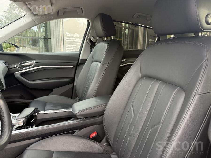 Pelēks Audi E-Tron 2022 Rīga, ar dzinēja tilpumu 0.00 L un nobraukumu 100 tūkst. km par 29999 €, foto 21 vietnē AUTOMOTO.COM.LV