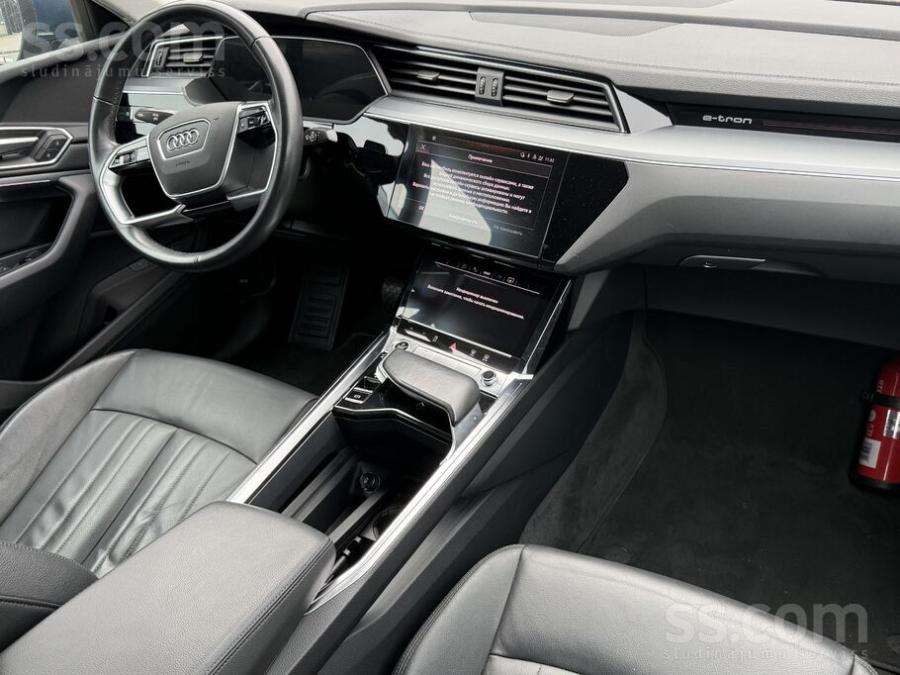 Pelēks Audi E-Tron 2022 Rīga, ar dzinēja tilpumu 0.00 L un nobraukumu 100 tūkst. km par 29999 €, foto 27 vietnē AUTOMOTO.COM.LV