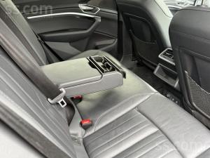 Pelēks Audi E-Tron 2022 Rīga, ar dzinēja tilpumu 0.00 L un nobraukumu 100 tūkst. km par 29999 €, foto 28 vietnē AUTOMOTO.COM.LV