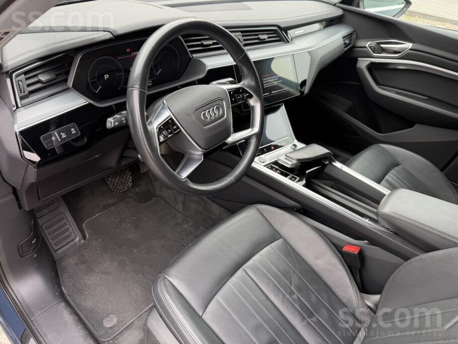 Pelēks Audi E-Tron 2022 Rīga, ar dzinēja tilpumu 0.00 L un nobraukumu 100 tūkst. km par 29999 €, foto 29 vietnē AUTOMOTO.COM.LV