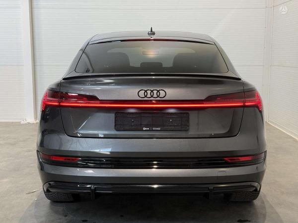 Grey Audi E-Tron 2022 in Vilnius, with an engine capacity of 0.00 L and mileage of 139 thousand km for 29950 €, photo 3 on AUTOMOTO.COM.LV