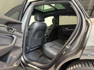 Grey Audi E-Tron 2022 in Vilnius, with an engine capacity of 0.00 L and mileage of 139 thousand km for 29950 €, photo 12 on AUTOMOTO.COM.LV
