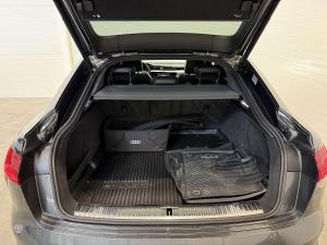 Grey Audi E-Tron 2022 in Vilnius, with an engine capacity of 0.00 L and mileage of 139 thousand km for 29950 €, photo 13 on AUTOMOTO.COM.LV